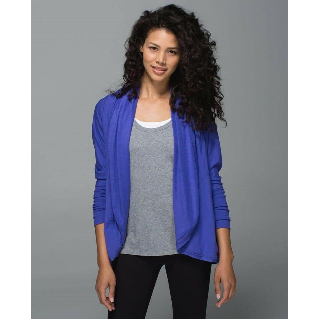 Lululemon To and Flow Wrap Jacket in Heathered Mod Iris Flower - Size – Chic Boutique Consignments