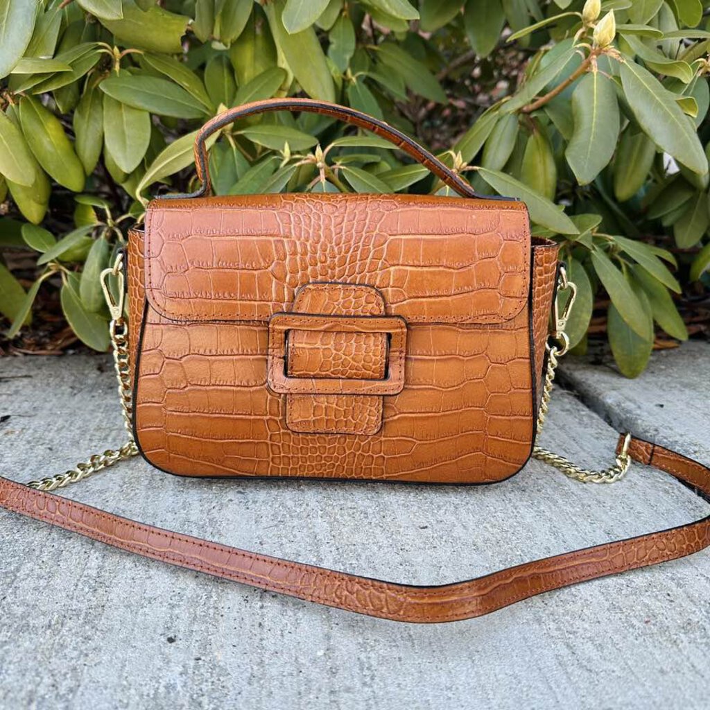 Handbags & Wallets – Chic Boutique Consignments